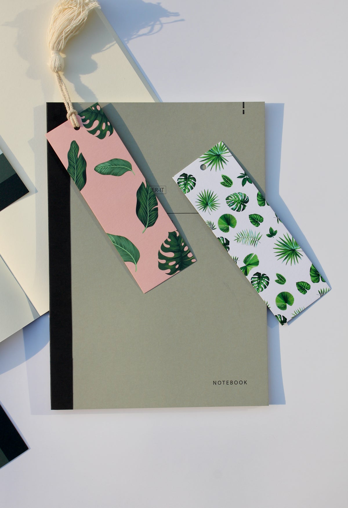 Escape bookmarks (set of 6)